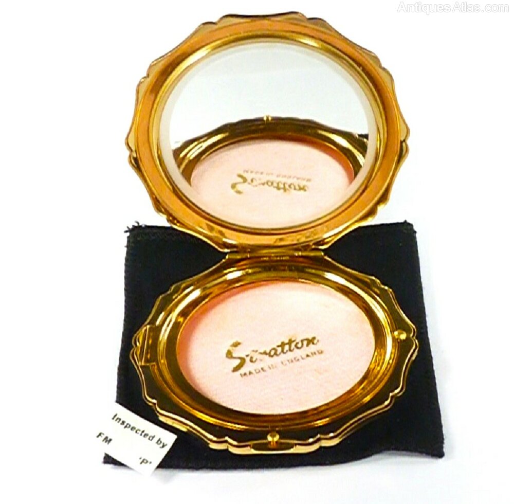 Antiques Atlas - Vintage Red And Black Stratton Compact Mirror as395a2747