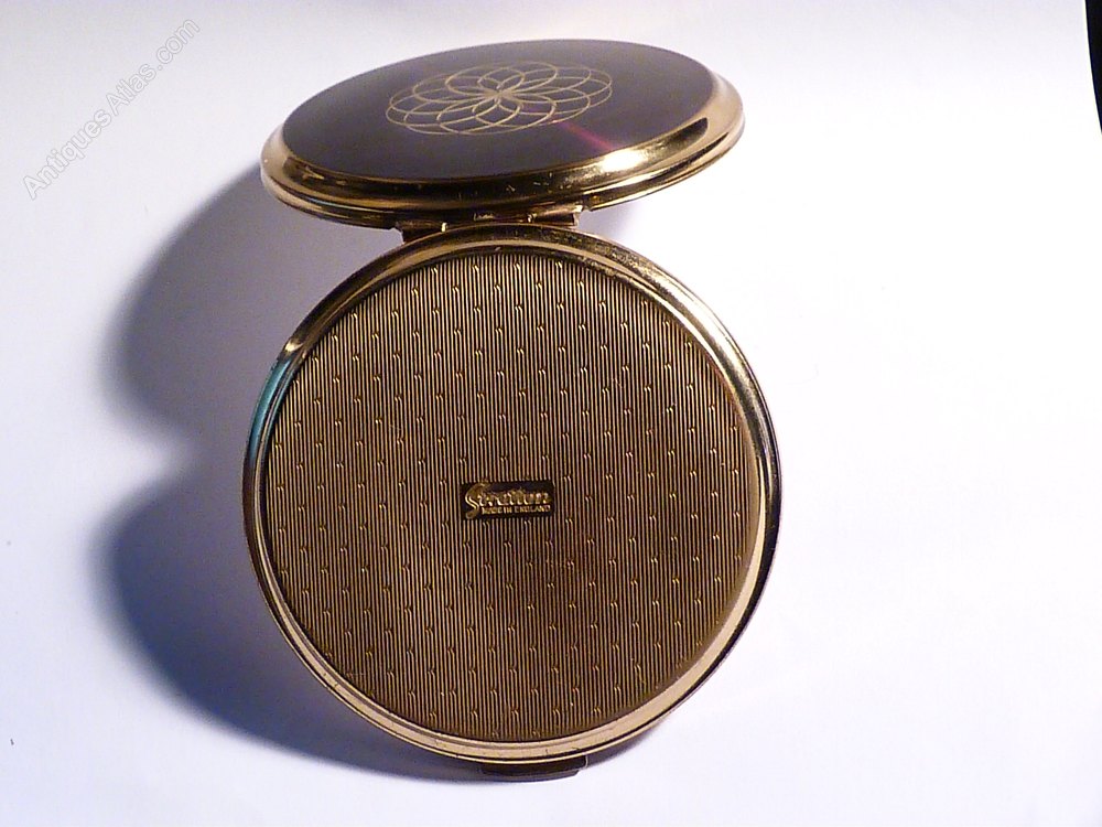 Antiques Atlas - Vintage Stratton Compact Bridesmaids Gift 1970s