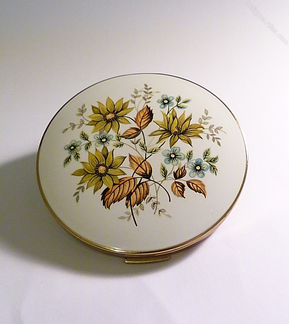 Antiques Atlas - Vintage Stratton Compact Bridesmaids Gifts 1960s