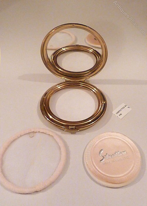 Antiques Atlas - Vintage Stratton Powder Compacts Bridesmaids Gifts