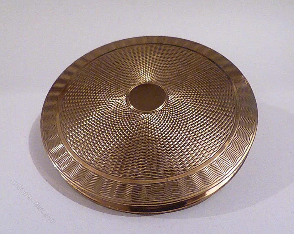 Antiques Atlas - Vintage Gifts For Women 1940s Powder Compact
