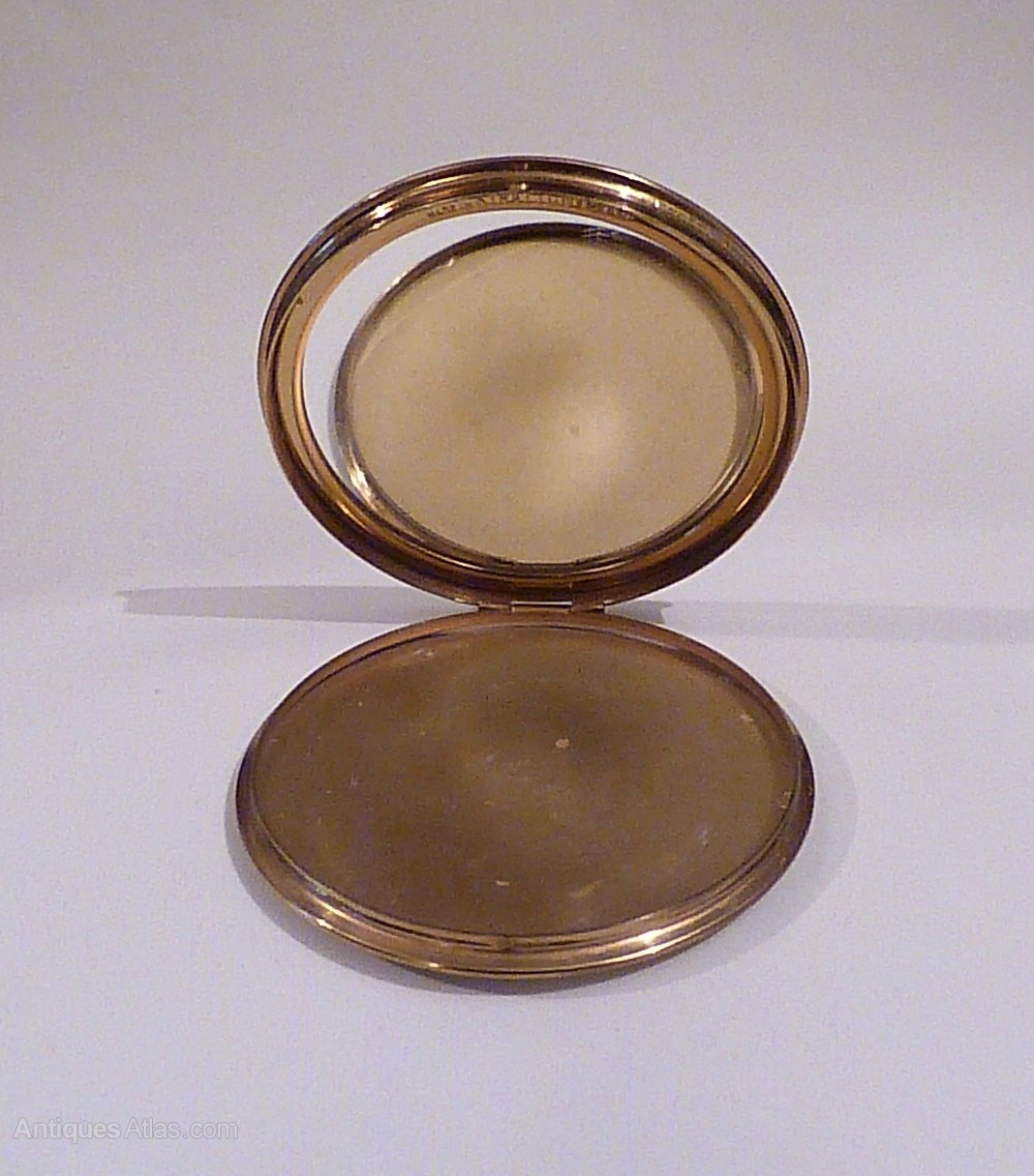 Antiques Atlas - Vintage Gifts For Women 1940s Powder Compact
