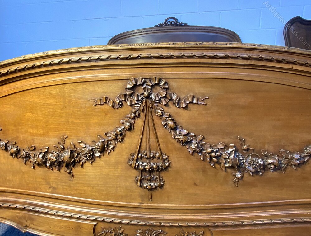 Carved Walnut French King Size Bed, Paris Maker as819a597 / VI 1241 ...