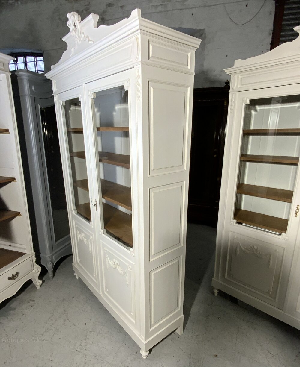 Pair Of Matching French Painted Bookcases as819a514 / VI 1162 ...