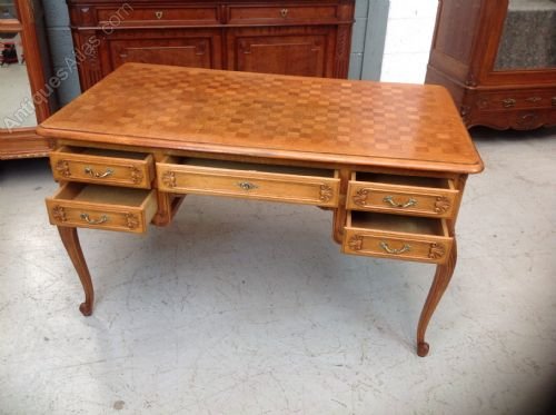 Solid Oak French Parquet Desk - Antiques Atlas