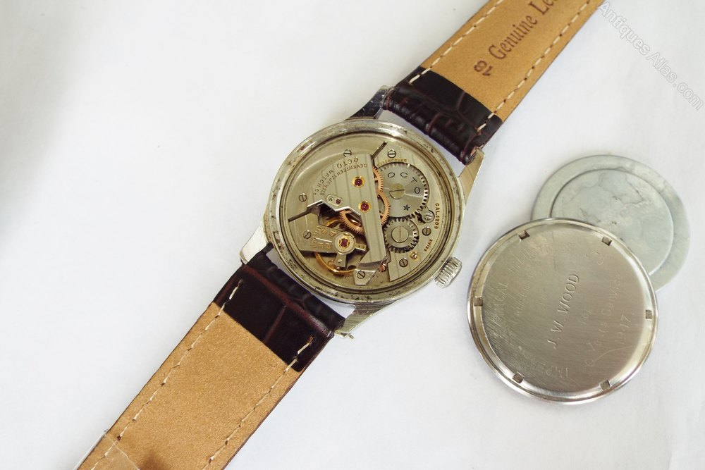 Antiques Atlas - A 1940s Mid-size Octo Wrist Watch as170a4607