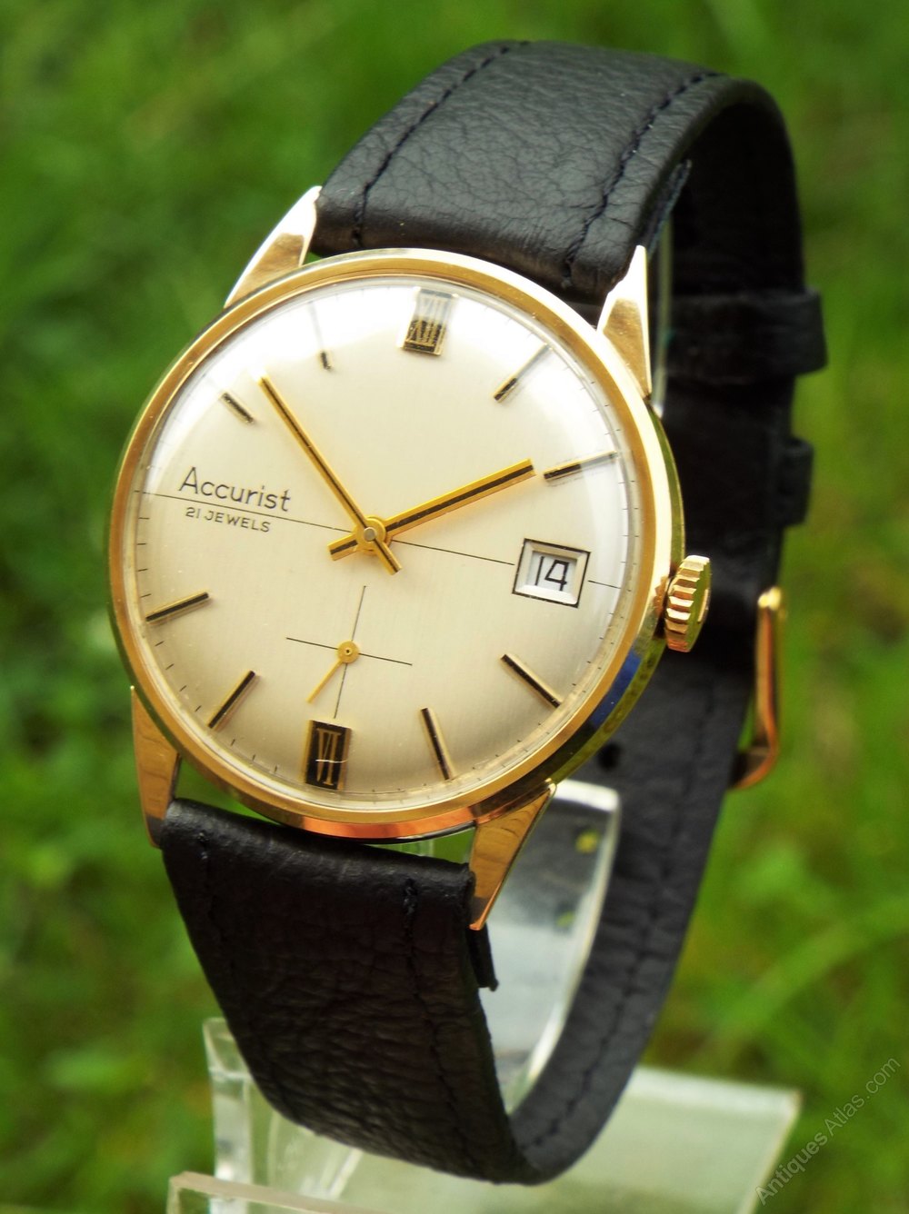 Antiques Atlas - Gents 1972 9ct Gold Accurist Wrist Watch
