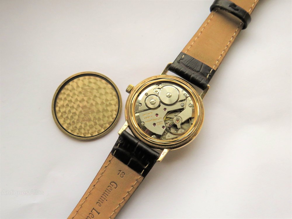 Antiques Atlas - Gents 9ct Gold Record De Luxe Wrist Watch as170a8021