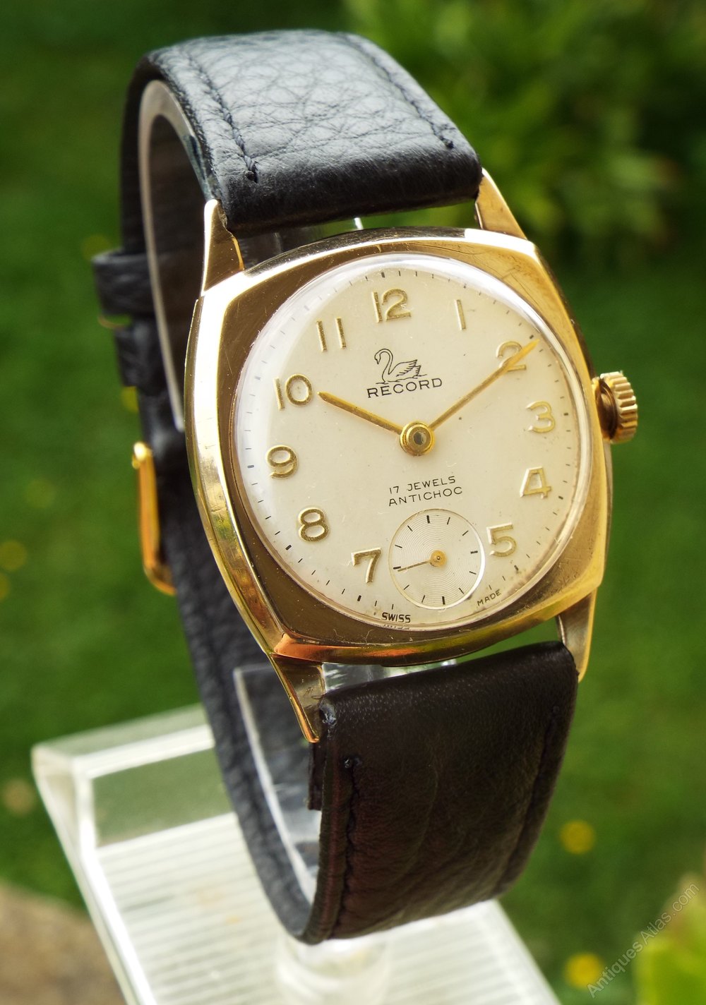 Antiques Atlas - Gents 9ct Gold Record Wrist Watch, 1965 as170a6167