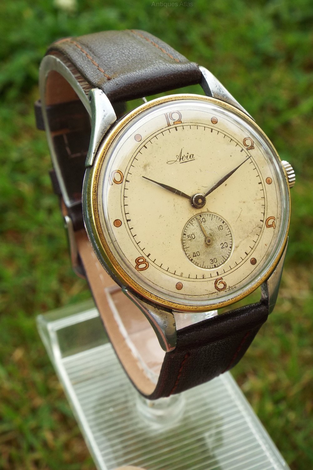 Antiques Atlas - Gents Good-sized 1950s Avia Wrist Watch With Box