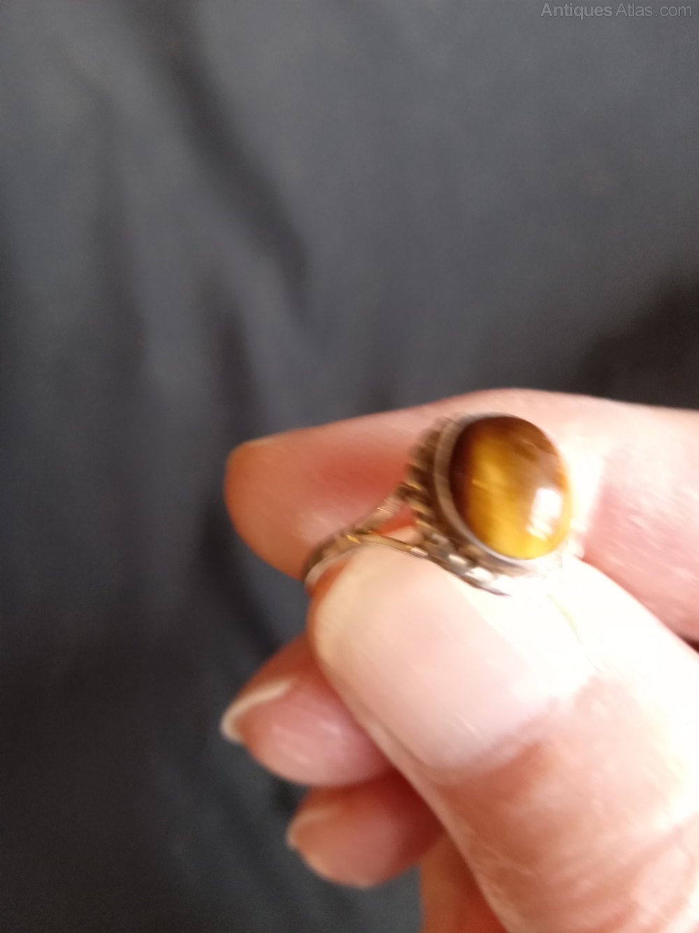 Antiques Atlas - VINTAGE SOLID SILVER TIGER'S EYE RING (P)
