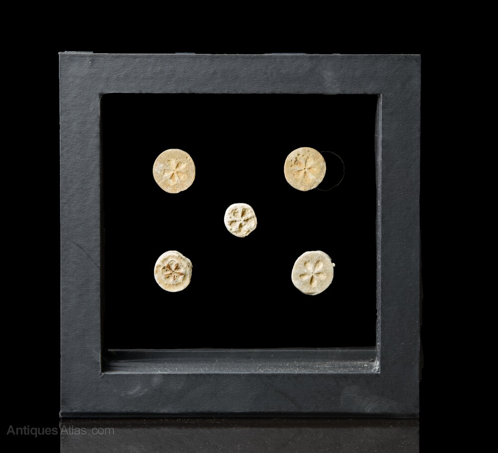Antiques Atlas - Roman Stone Gaming Counter Group as1213a070 / K216