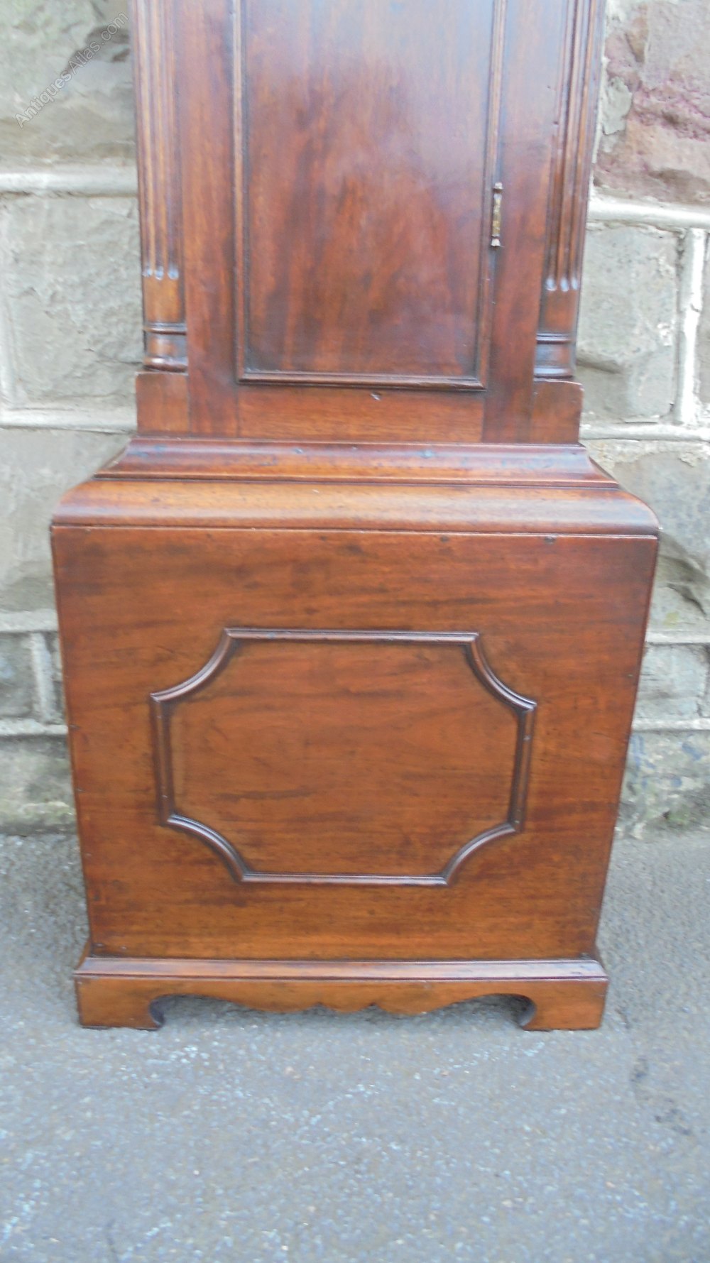 Antiques Atlas - Antique Georgian Mahogany Cottage Longcase Clock