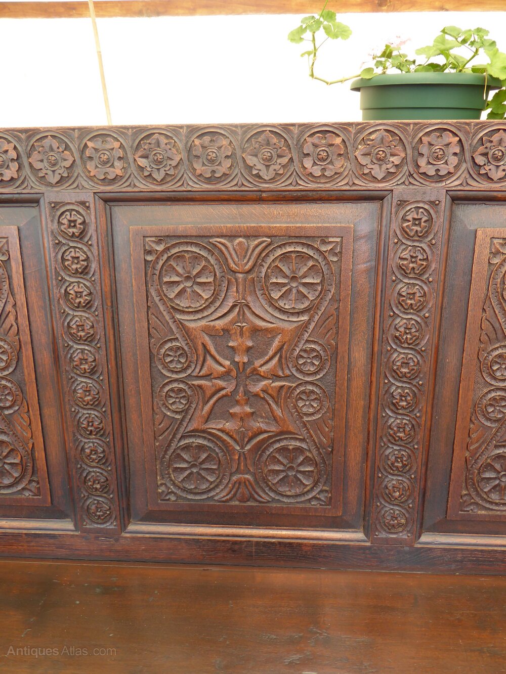 Cottage Settle Country Oak Carved 1820 as299a4394 / 844 - Antiques Atlas