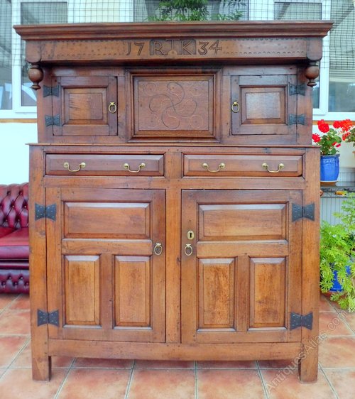Country Oak Court Cupboard 1734 Initials RTK - Antiques Atlas