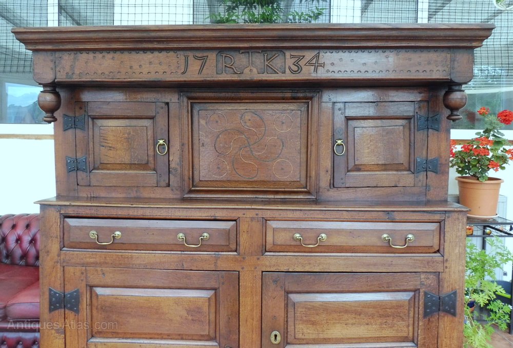Country Oak Court Cupboard 1734 Initials RTK - Antiques Atlas