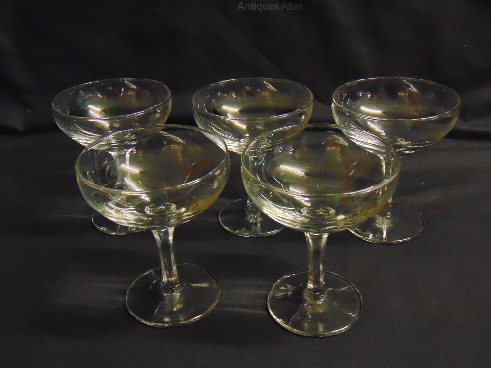 Antiques Atlas - A Vintage Set Of 5 Plain Champagne Coupe as302a2063 / 8165