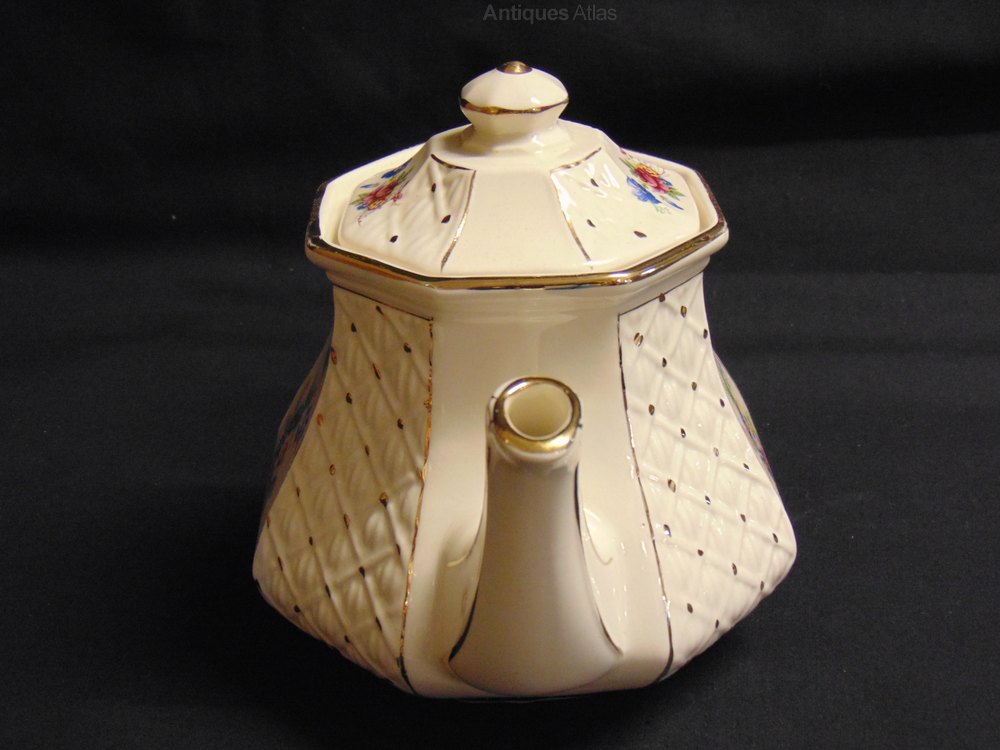 Antiques Atlas - Vintage 1950's Sadler Trellis Pattern Teapot