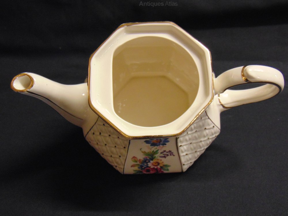 Antiques Atlas - Vintage 1950's Sadler Trellis Pattern Teapot