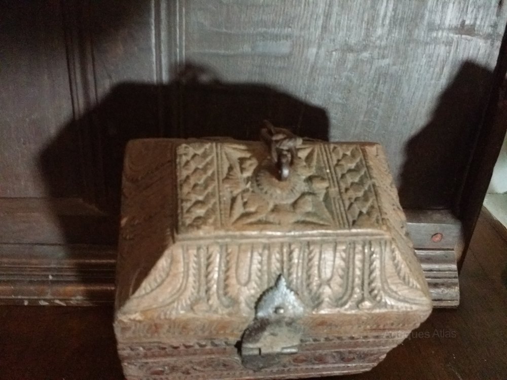 Antiques Atlas - Antique Casket as035a1095