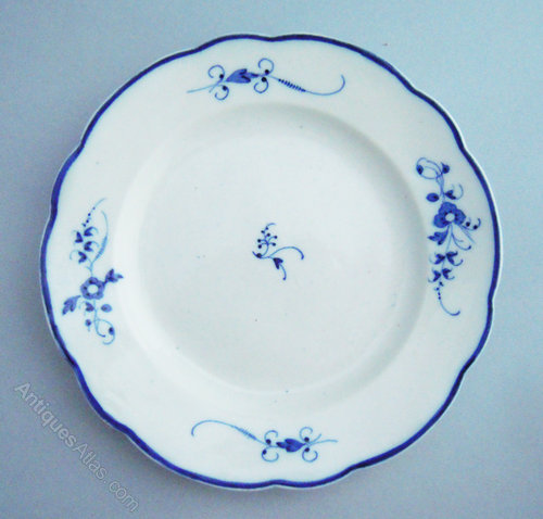 Antiques Atlas - Antique Caughley "Chantilly Sprigs" Plate, C1790