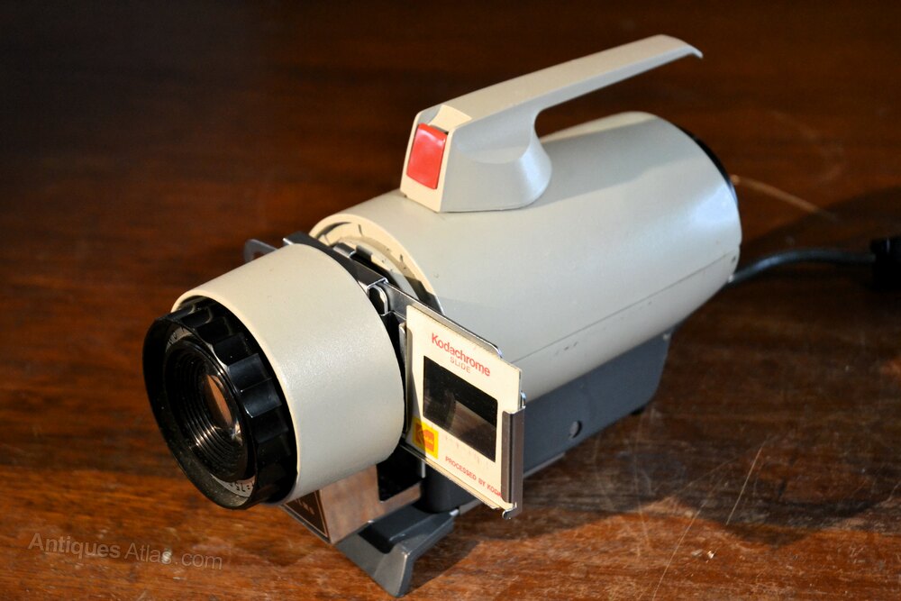 Antiques Atlas - Ilford Elmo Vintage CS Slide Projector. Working.