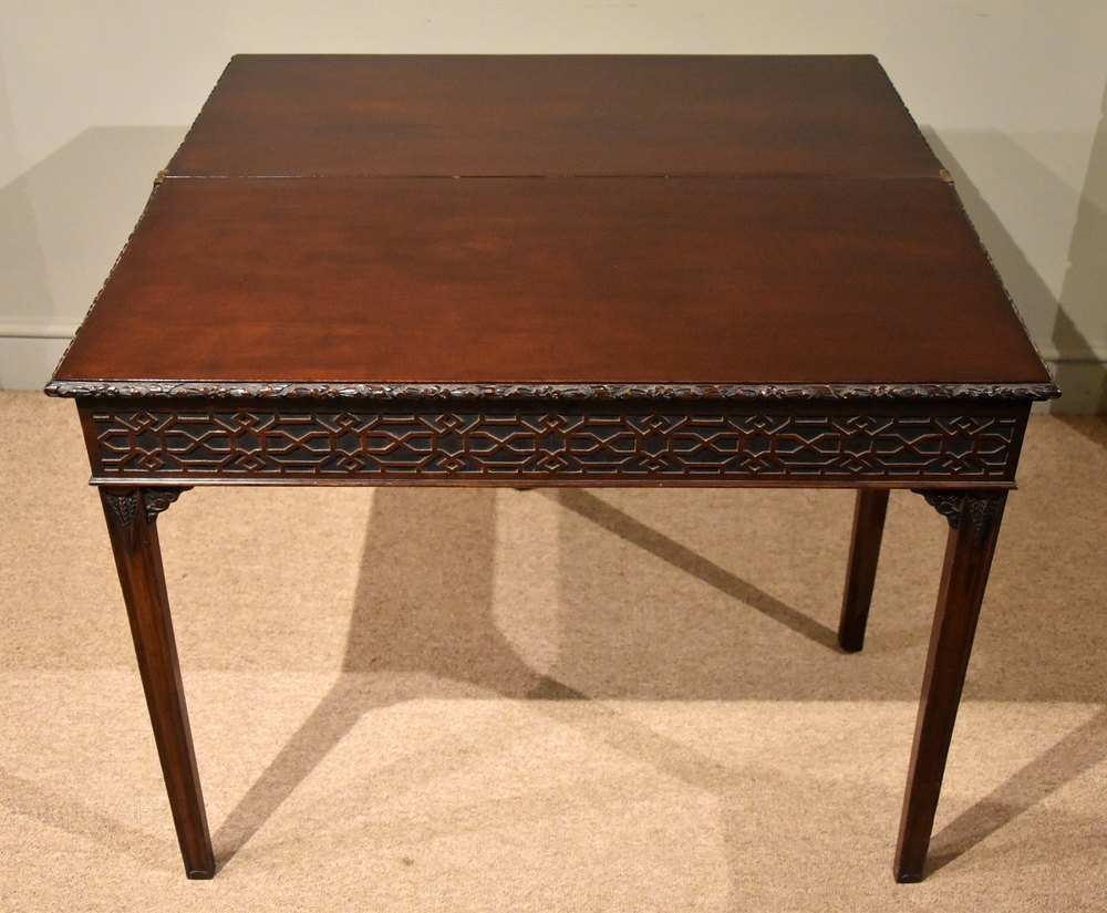 18th Century Carved Tea Table - Antiques Atlas