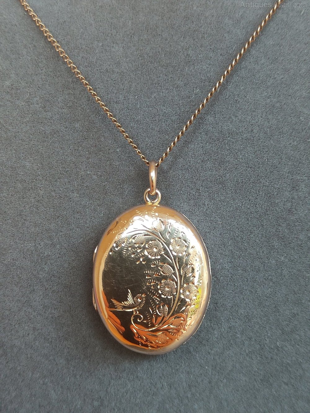 Antiques Atlas - Antique 9ct Gold Locket With Bird 1919