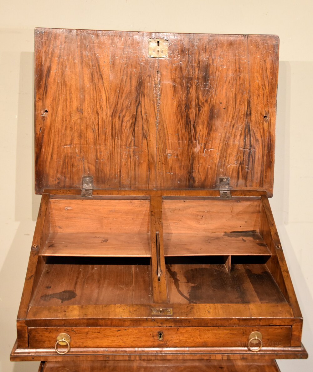 Antiques Atlas - Queen Anne Walnut Writing Desk / Slope as331a5500 / WH9373