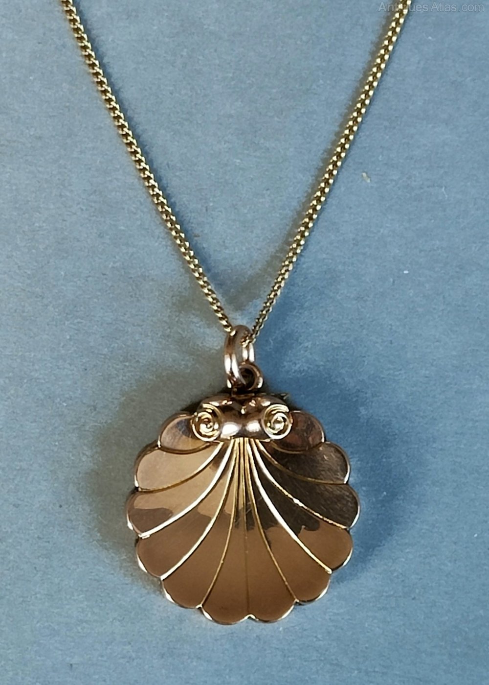 Antiques Atlas - Rare Art Deco 9ct Gold Shell Locket