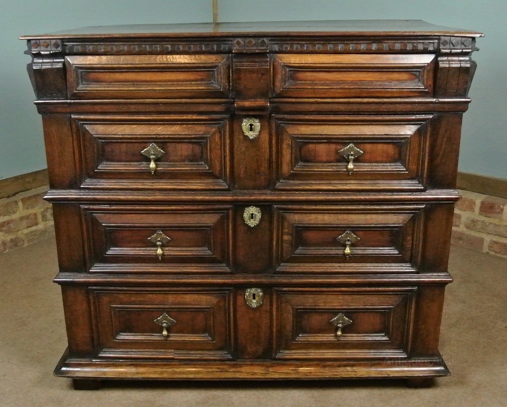 Small 17th Century Welsh Oak Chest Of Drawers - Antiques Atlas