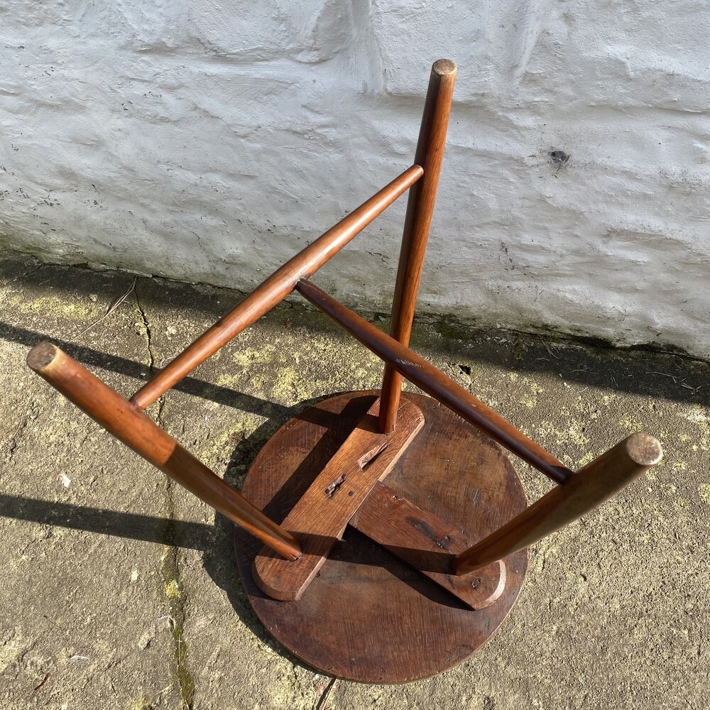 18thC Primitive Welsh Oak & Yew Cricket Table as223a1385 - Antiques Atlas