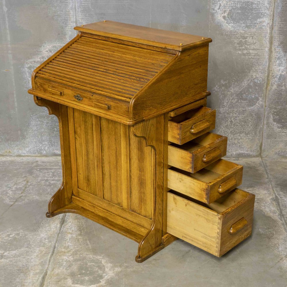 Small Edwardian Oak Desk / Davenport - Antiques Atlas