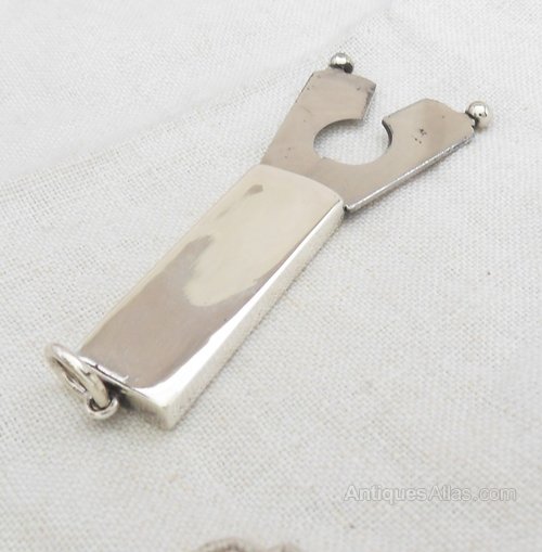 Antiques Atlas - Victorian Solid Silver Cigar Cutter Chester 1891