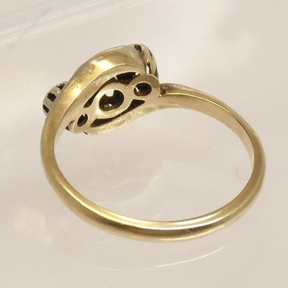 Antiques Atlas - Vintage 9ct / Plat Illusion Set 3-stone Diamond Ring