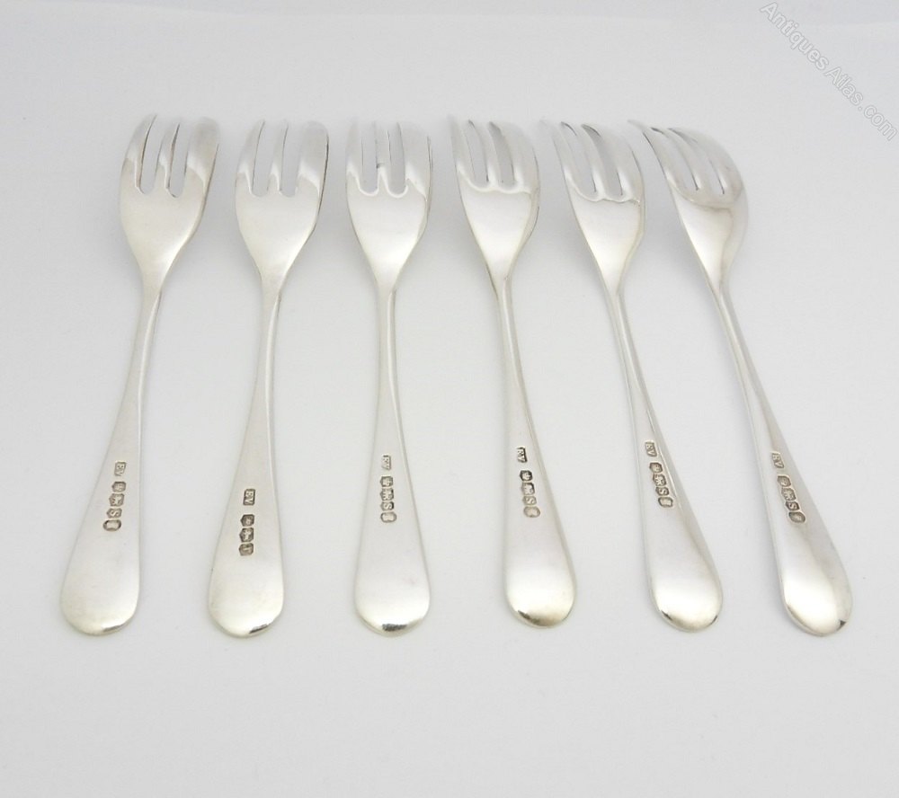 Antiques Atlas - Vintage Cased Silver Cake Forks Sheff' 1934/35
