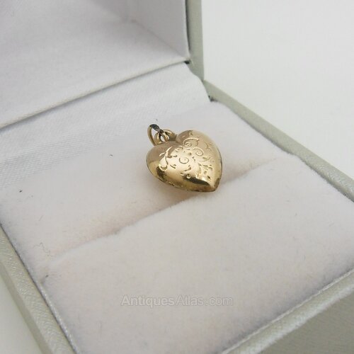Antiques Atlas - Vintage Engraved Heart Charm Marked 9ct Gold