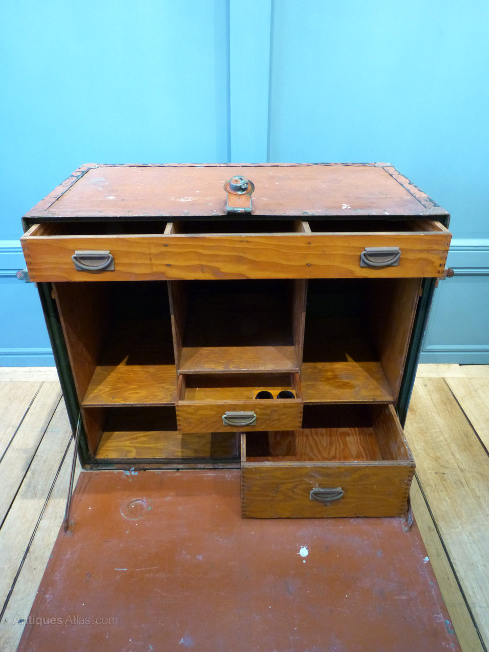 A 1940's US Army Air Corp WWII Campaign Desk as288a434 - Antiques Atlas