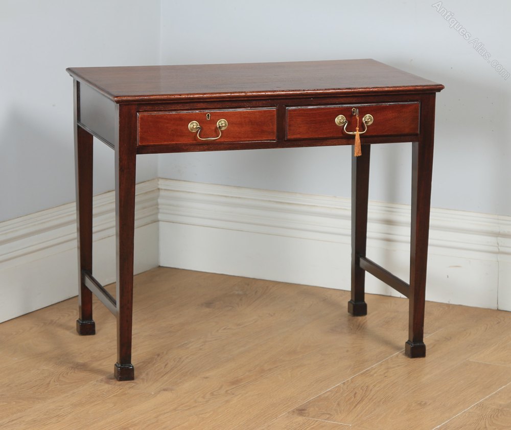 Georgian Style Mahogany Occasional Side Hall Table - Antiques Atlas