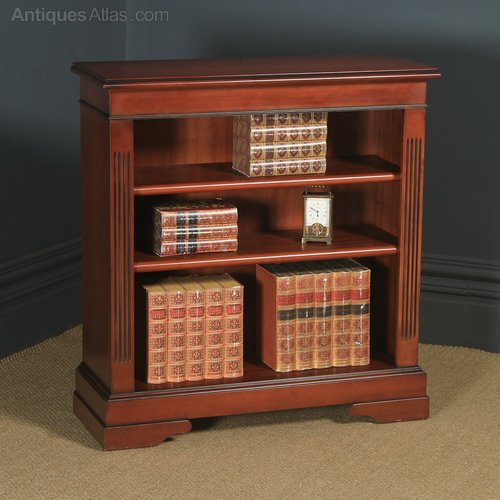 Antiques Atlas - Vintage Georgian Style Yew Bookcase C1970