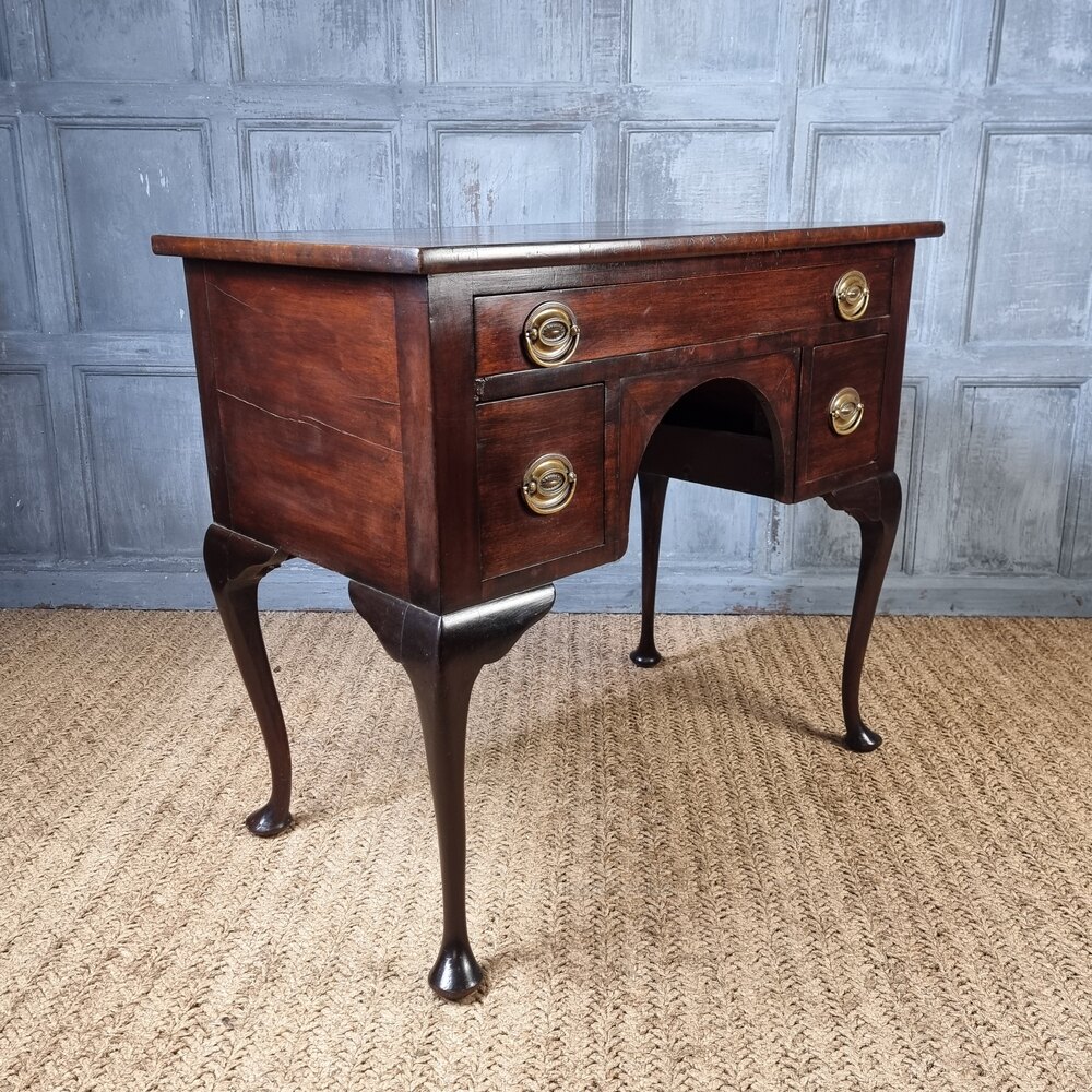 A George III Side Table. as964a679 - Antiques Atlas